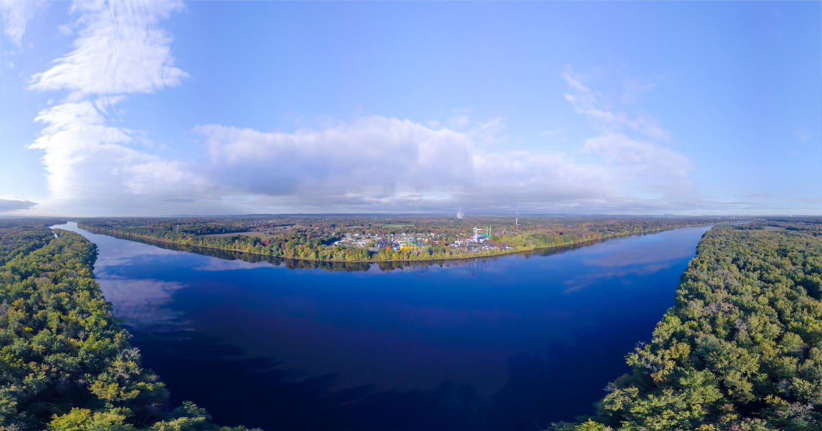 Six Flags New England and Clouds Reflecting on the Connecticut River ...